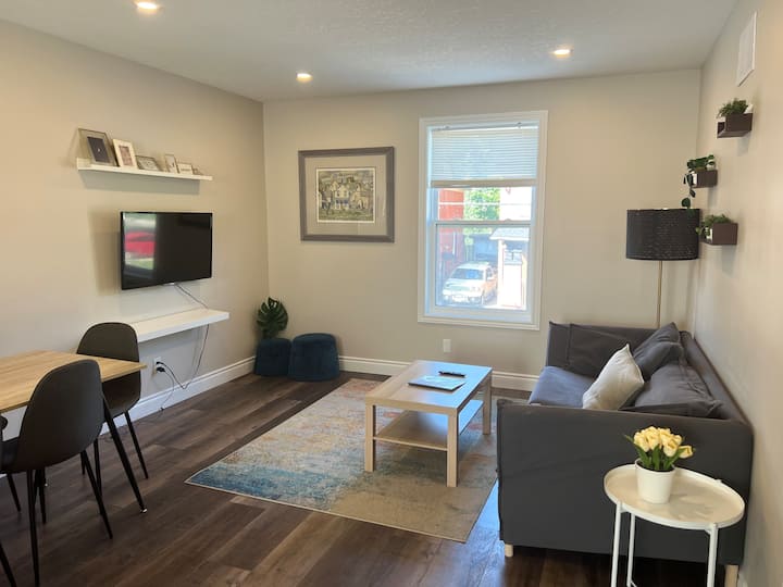 Lovely 2 Bedrooms Loft Theatre Downtown Kitchener - St. Jacobs