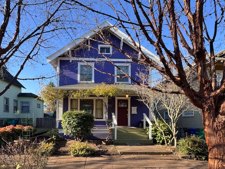 Spacious Historic Home-near Great Food & Shopping - Portland, OR
