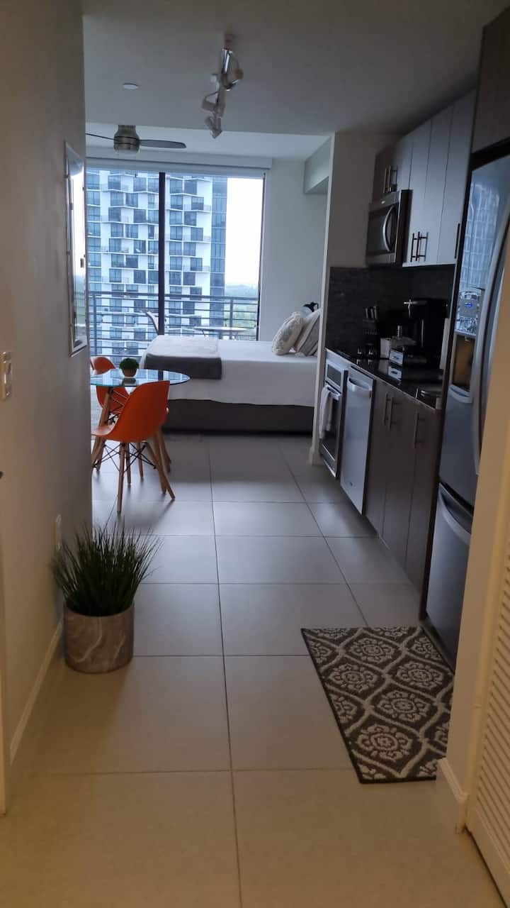 Charming Studio Open Concept,near To Airport. - Florida International University, Miami