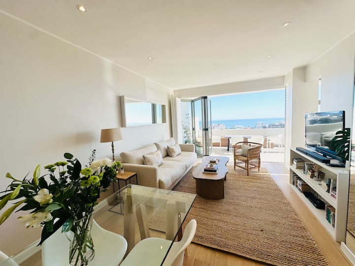 2 Bedroom Apartment With Spectacular Ocean Views! - Cape Town