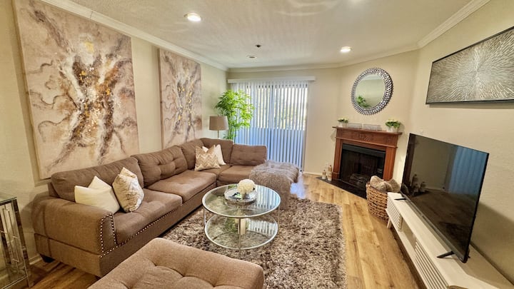Luxury Retreat In Westwood - Los Angeles, CA
