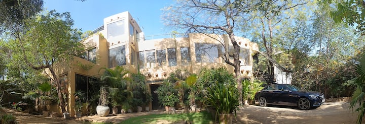 'Casa Amba'- Garden Studio: Pvt. Kitchen & Balcony - Ahmedabad
