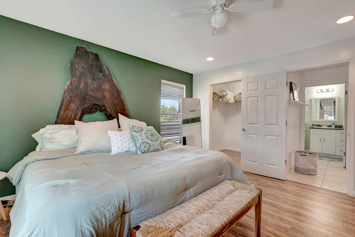 Beach Loft - Heated Pool & Spa, Slide, Fire Pit - Bradenton, FL
