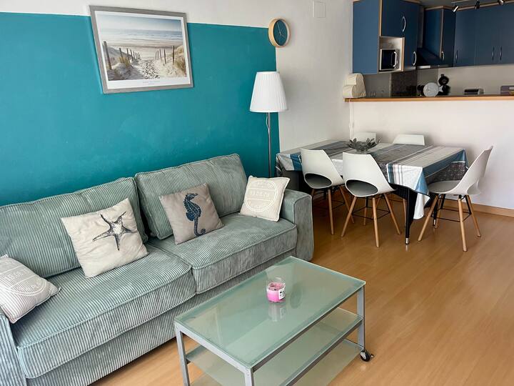 Appartement Moderne Avec Vue Piscine Pour 4 Pers - Roses