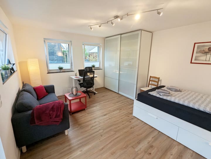 Zentrales, Helles Neubau-studio Mit Parkplatz - Renningen