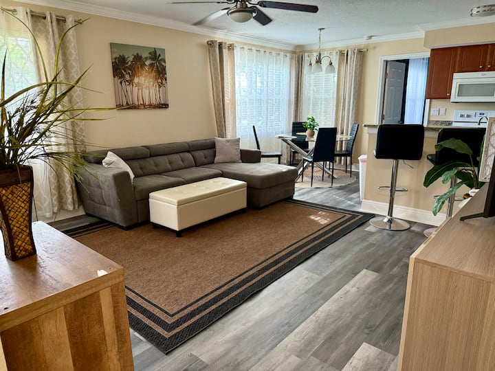 Elegant 2bd/2b Condo With Lanai - Fort Myers