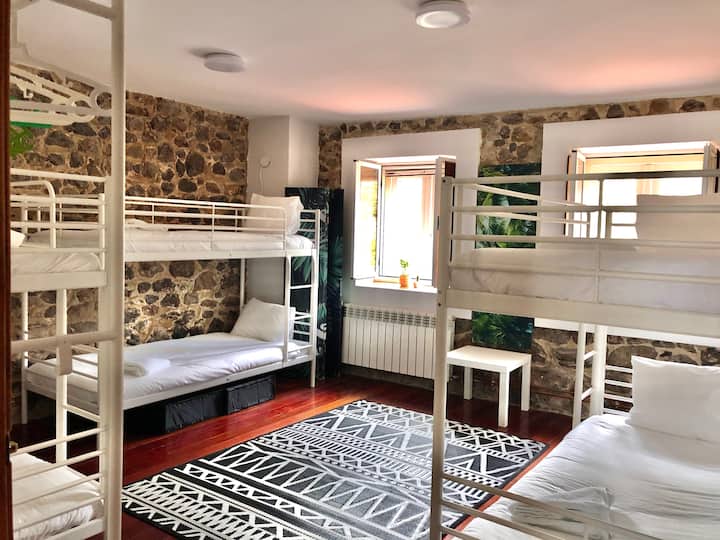Habitación 3 Literas Casa Ajardinada 2,5 Km Playa. - Isla