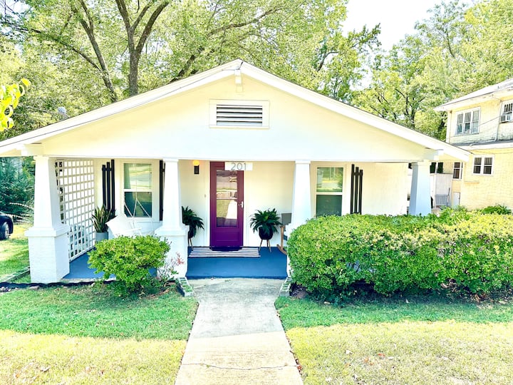 Walk To Oaklawn Monthly Rental Spacious 2 Bedroom - 溫泉城