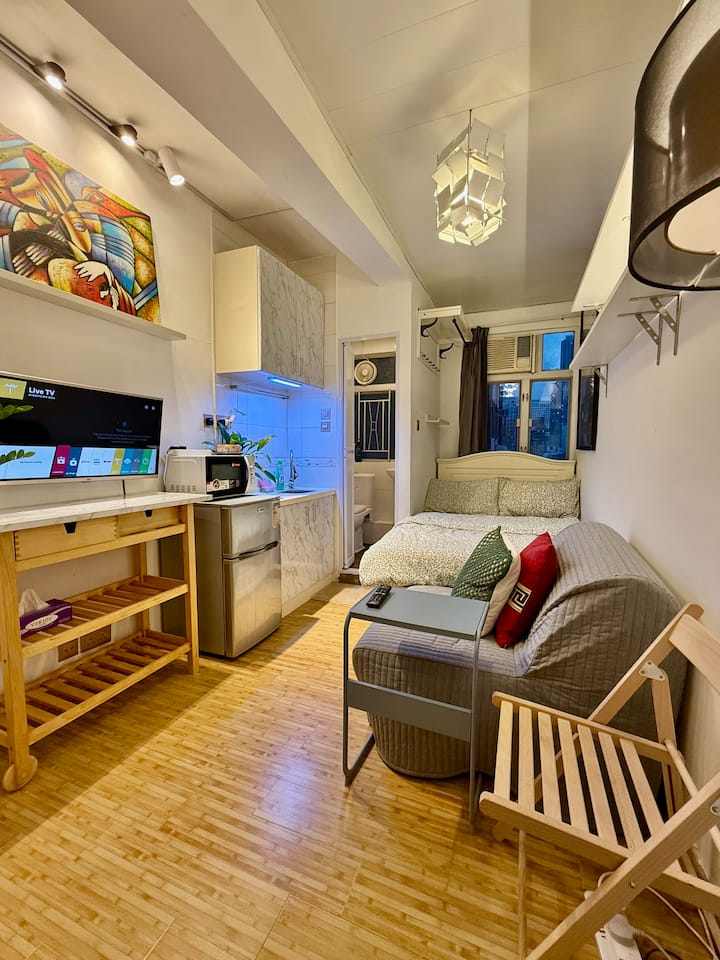 Super Location Bright Studio Mtr In City Center - Hong Kong