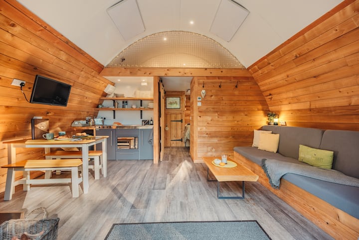 Cwtch (Hug) Woodland Cabin With Outdoor Bath - Brecon