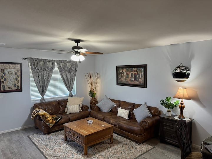 Desert Bliss In Permian Basin, Up To 5br/3.5bath - Odessa, TX