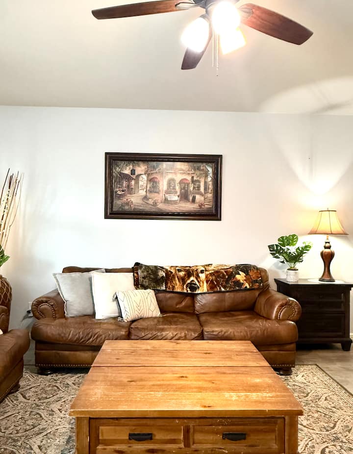 Spacious Home In Permian Basin, Up To 5br/3.5bath - Odessa, TX