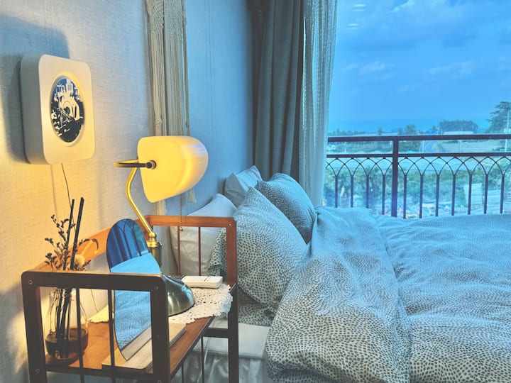 Shiny-고즈넉한 소길마을, 바다뷰와 다락방이 있는 공간 - Jeju