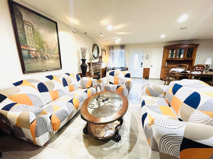 Spacious 2br/1b Guest Home, Kitchen, Parking, Yard - Anaheim, CA