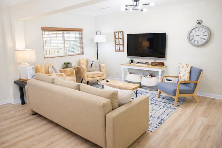 Pedal Place | Greenway Trail Access | Central Cos - Colorado Springs, CO