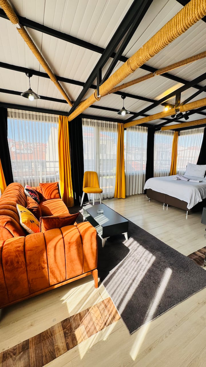 Oursuite At The Penthouse With Balcony And Kitchen - Maltepe
