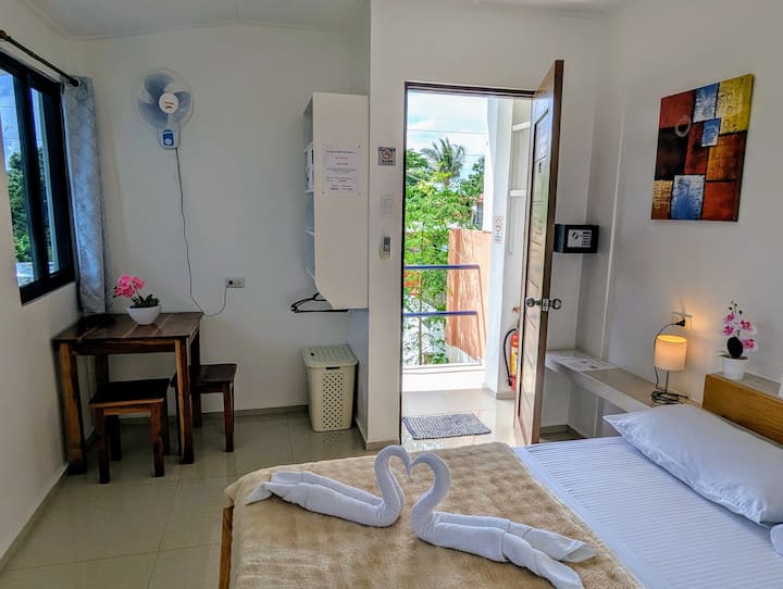 Astillo's Guest Houses #7 Ac /Hot Shower - Moalboal