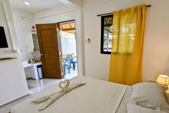 Astillo's Guest Houses # 6 Ac/hot Shower - Moalboal
