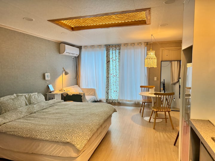 Moonlights-소길마을과 바다뷰가 함께하는 곳 - Jeju-si