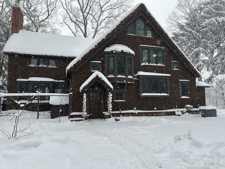 The Gingerbread House, Respite In The Woods. - Benton Harbor, MI