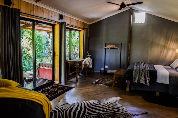 The Hidden Valley Riverfront Cabin 3 - Hoedspruit