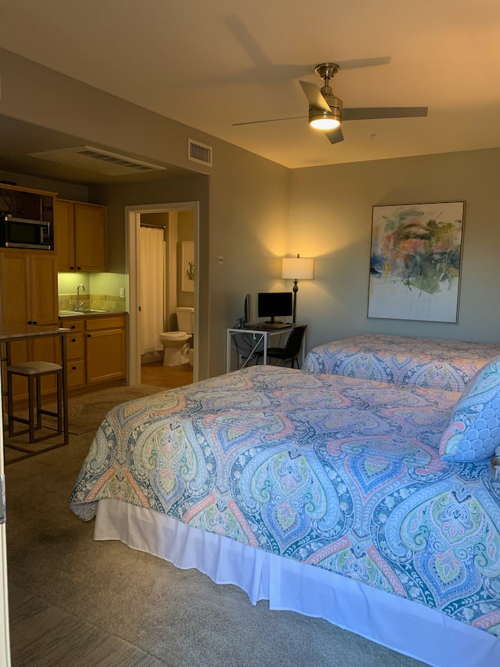 2 Queen Bed Studio With Private Entrance. - Fountain Hills, AZ