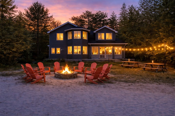 Lake Huron Beachfront: Kayaks, Game Room, Fire Pit - Cheboygan, MI