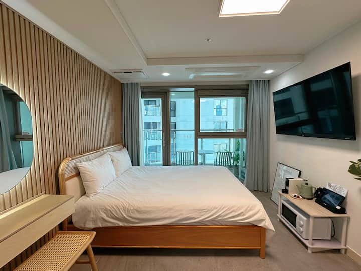 [Hyoi Stay The Gwangan] #04시그니처하프오션뷰 #전객실테라스 #요트할인 - Busan