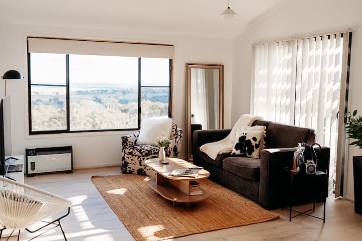 Kangaroo Cottage Vineyard Stay - Bathurst