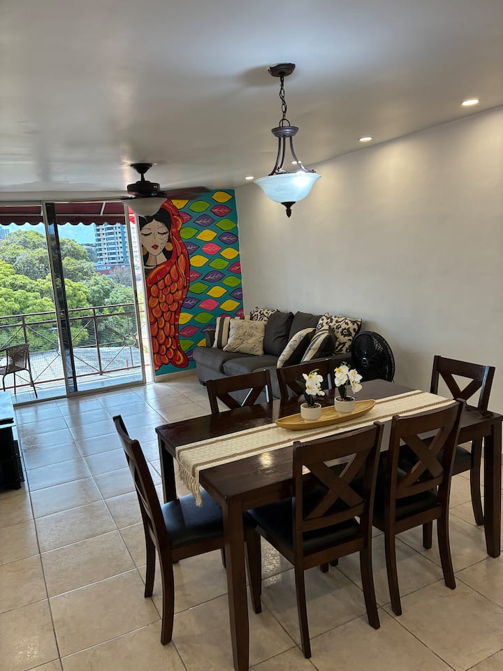 Acogedor Apartamento, Estratégicamente Ubicado. - Panama City