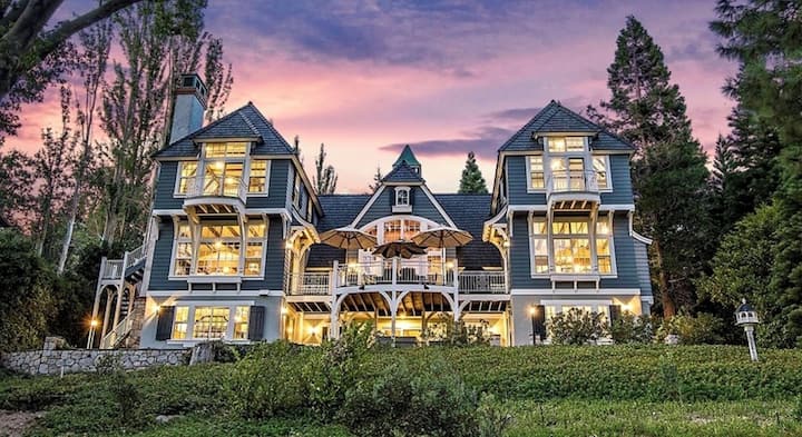 Spectacular Lake Front Retreat - Lake Arrowhead, CA
