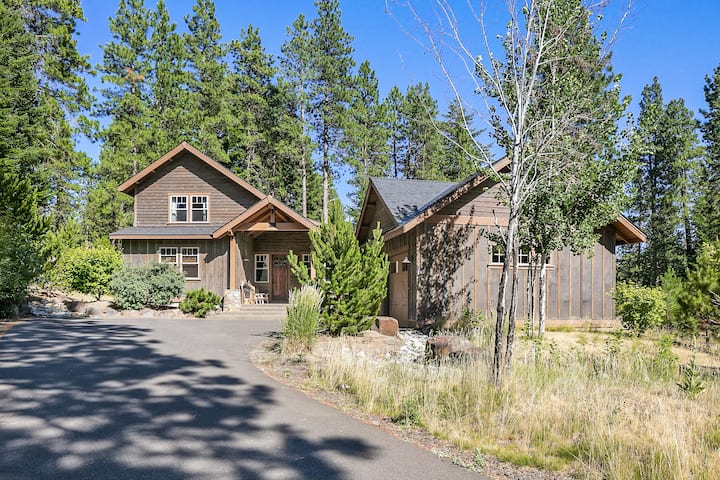 Privacy And Luxury! Fantastic Outdoor Living Space - Cle Elum, WA