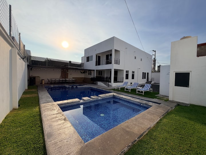 Amplia Casa Privada Con Alberca Climatizada - Tequesquitengo