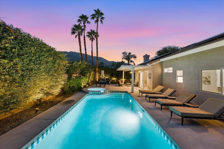 Private Oasis W/ Saltwater Spa, Pool + Mtn Views - Palm Springs, CA