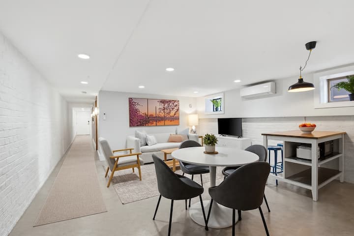 Capitol Hill | Walk Everywhere | Free Parking - Washington, DC