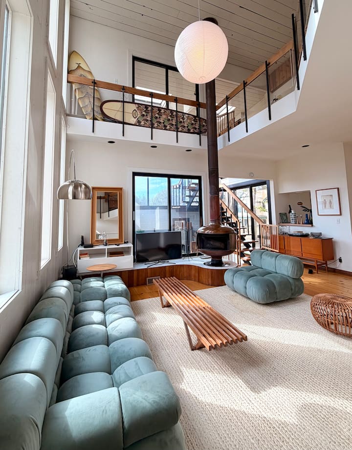 Designer Retreat In The Village - Sag Lighthouse - Sag Harbor, NY