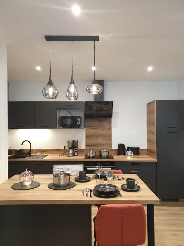 Logement Au Rdc, Centre-ville, Proche De La Gare. - Baume-les-Messieurs