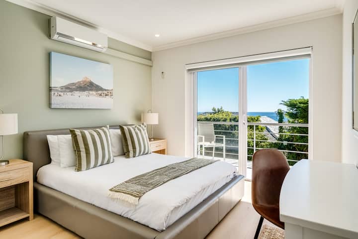 Summer Sunsets At Oceana - Camps Bay