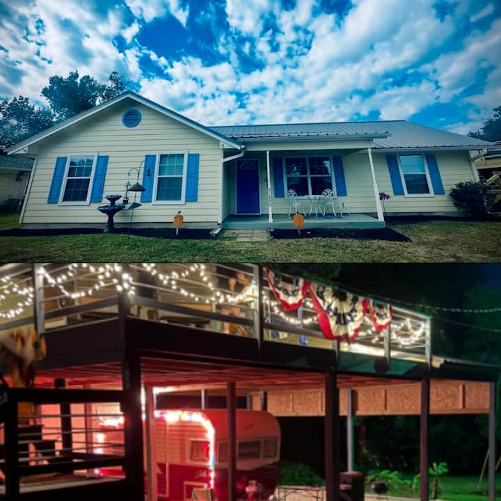 Lake View 6 Bed Retreat With Cherry Glamper & Deck - Waterpark at The Villages, Flint