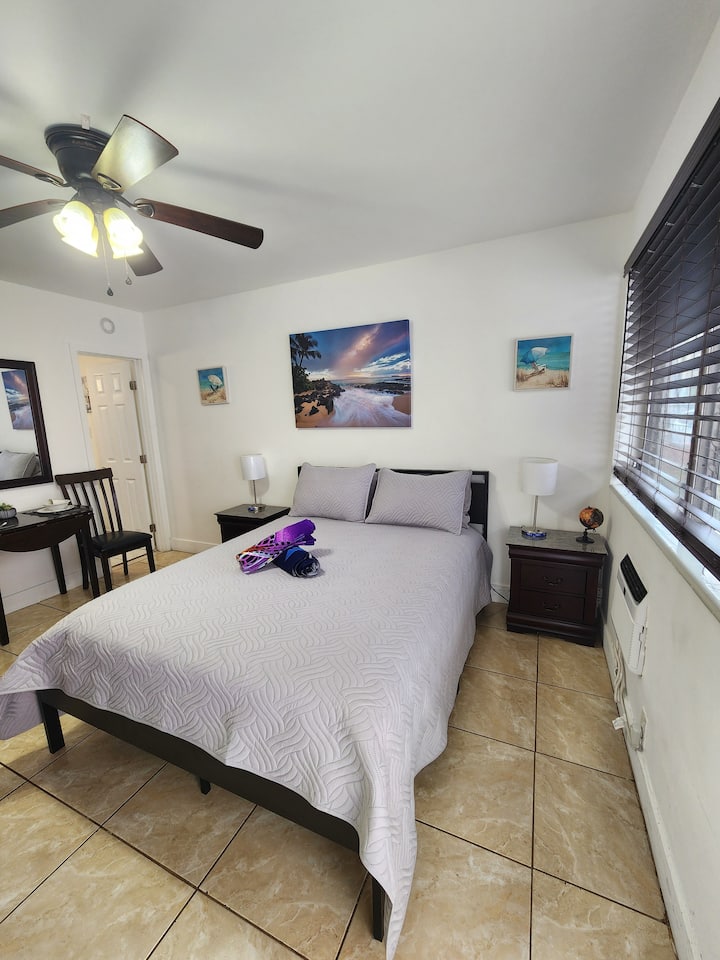 Luxury # 8 First Floor. Close To The Beach. - Hollywood, FL