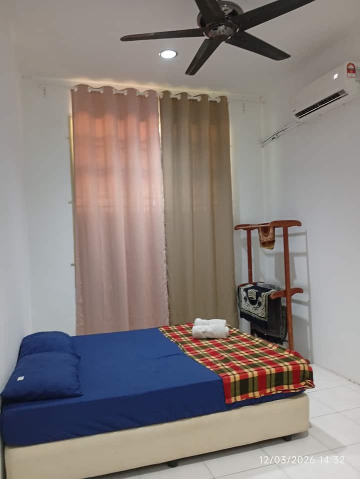 Homestay Bukit Kayu Hitam With 2 Bed Ac +1 Bed Fan - Bukit Kayu Hitam