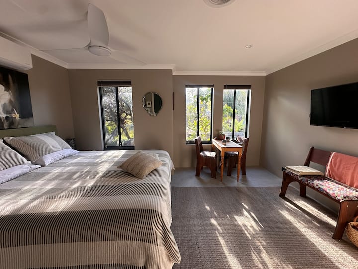 The Green House - Margaret River. 
Close To Nature - Margaret River