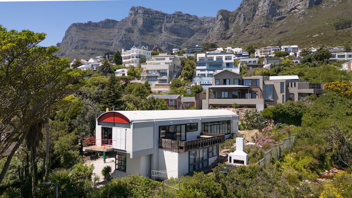 Modern Retro Home In Camps Bay . Prime Position! - Ciudad del Cabo