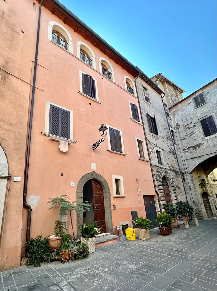 Casa Centro Storico, Due Camere,due Bagni E Cucina - Orte