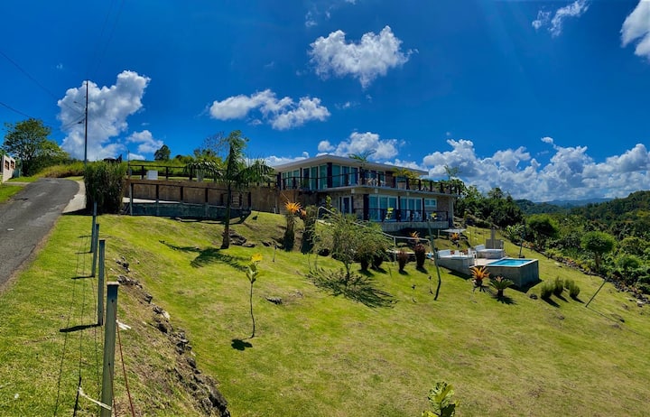 3br Breathtaking Mountain View Retreat With Pool - Corozal