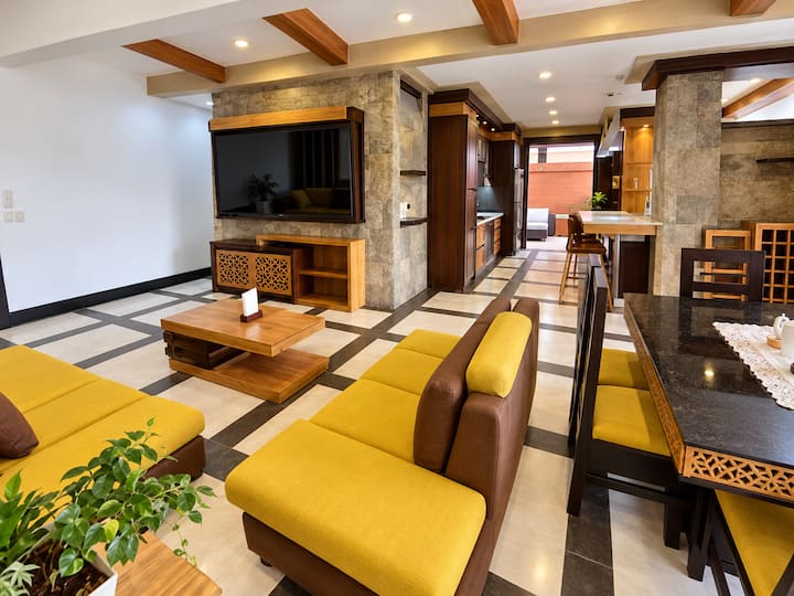 Premium Apartment With Jacuzzi And Parking - Cuenca