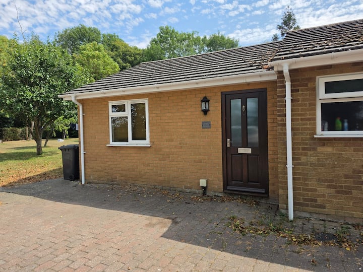 Cosy One-bedroom Annexe With Beautiful Garden - Saffron Walden