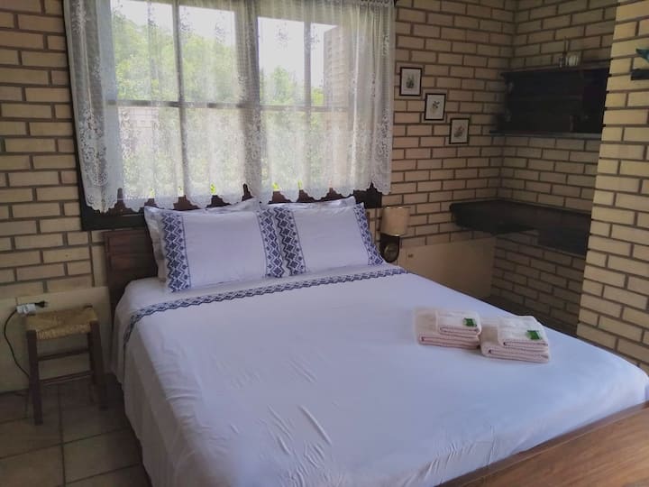 Suíte Com Vista Em Bombinhas Em Casa De Família. - Porto Belo