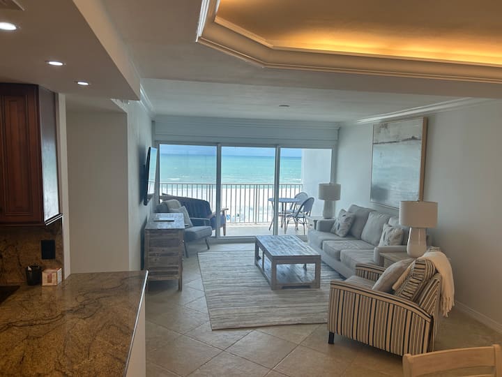 Beautiful Coastal Condo Directly On The Beach - Naples, FL