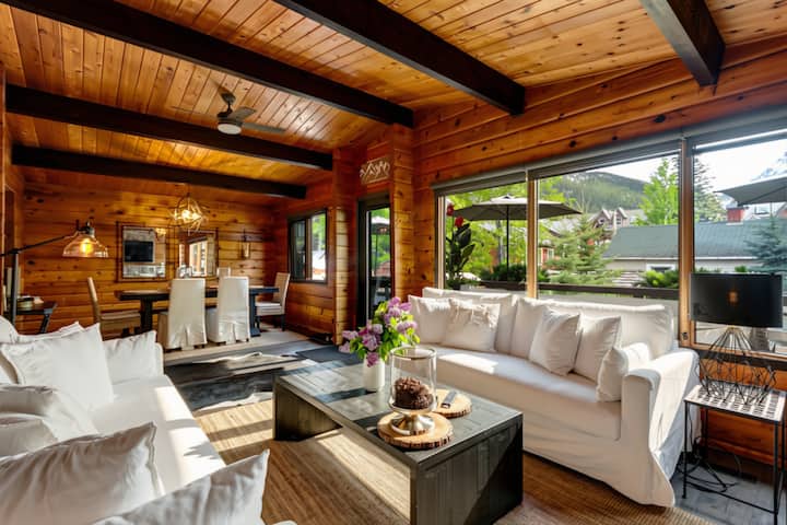 Mountains Calling Chalet - Banff